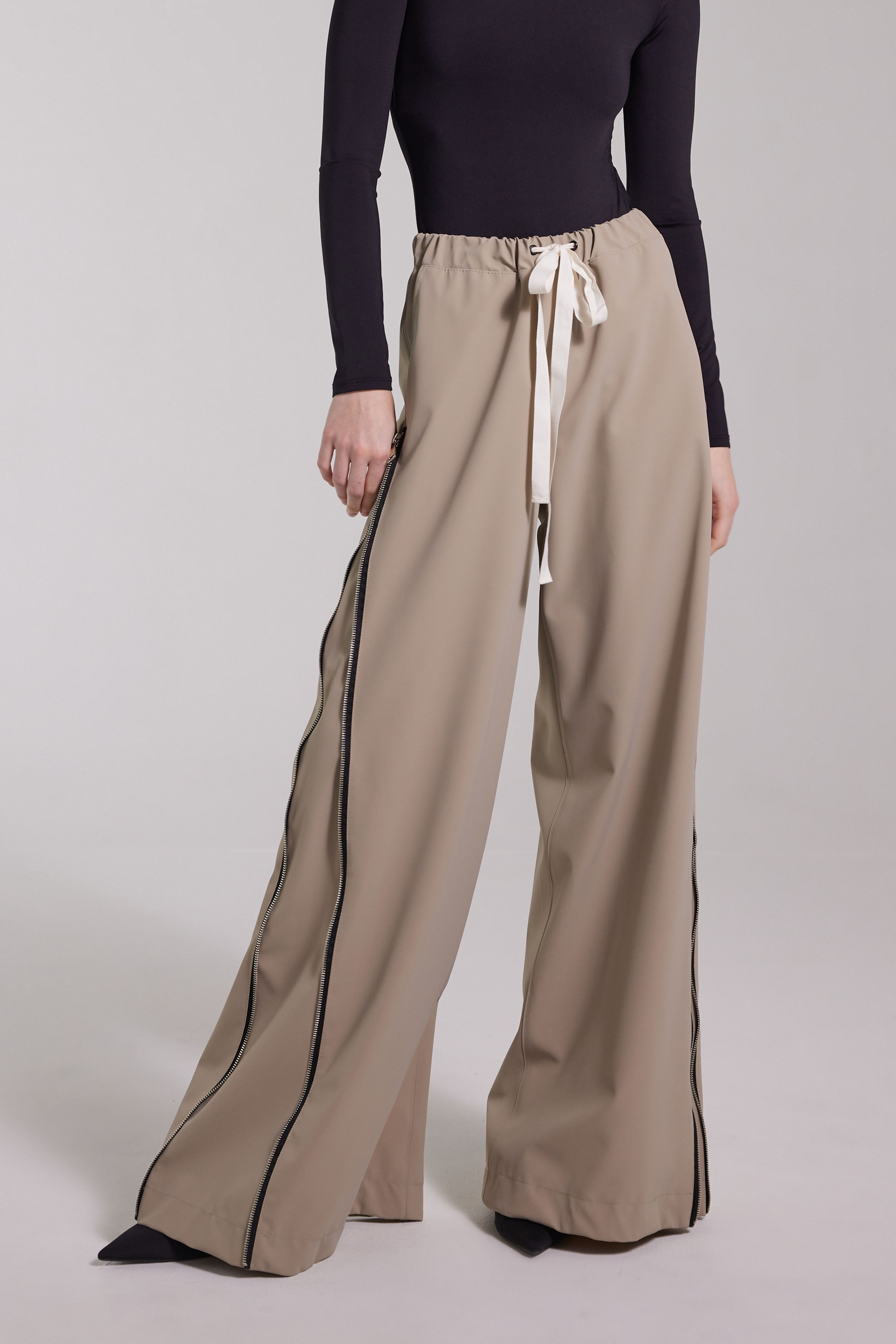 Karla Trousers Potato | STUTTERHEIM US