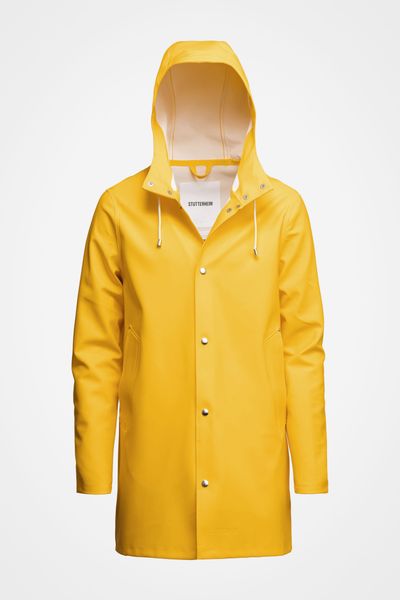 The Yellow Raincoat: Style and Versatility | STUTTERHEIM US
